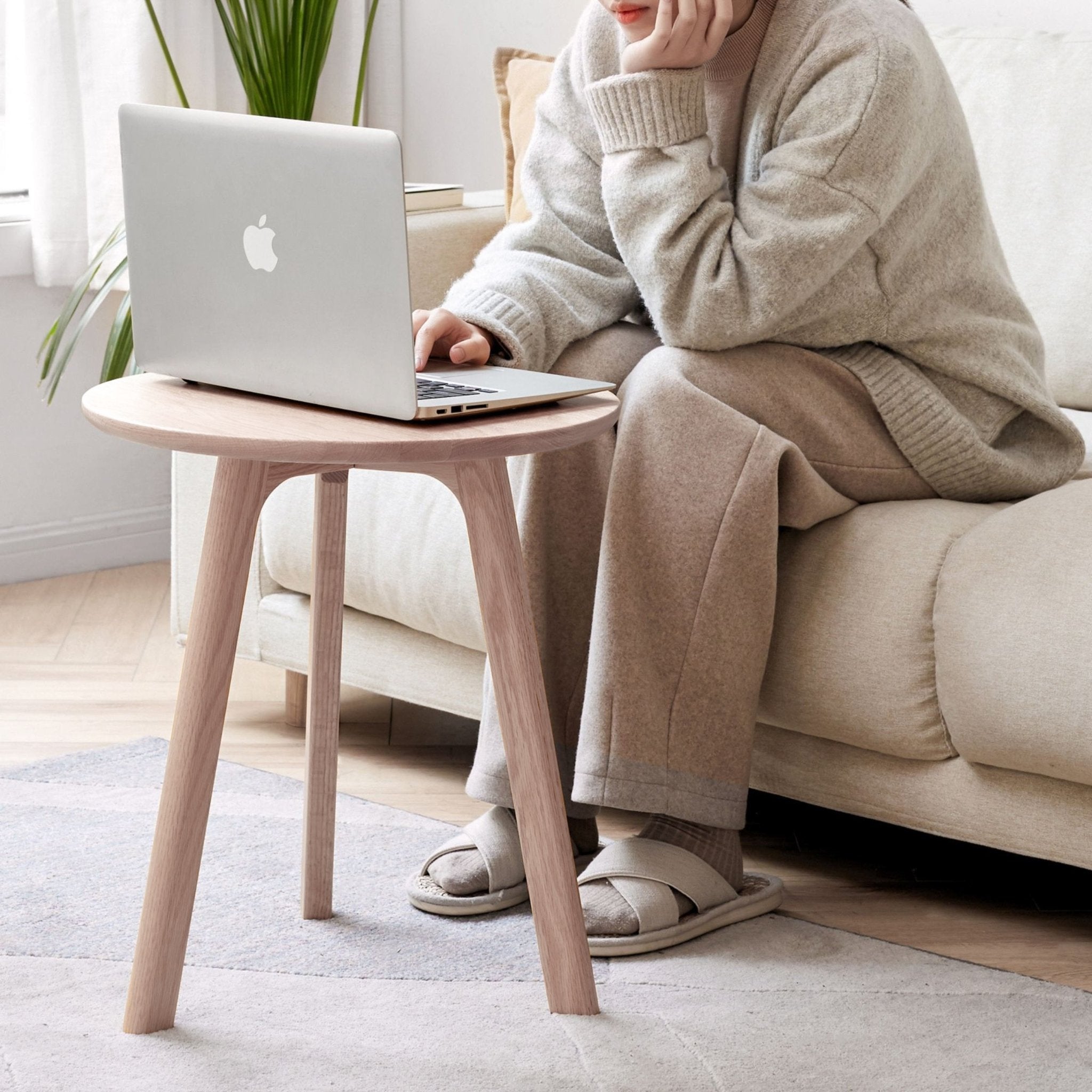 Round Side Table Small Pedestal Table Solid Wood | Whitewash Oak
